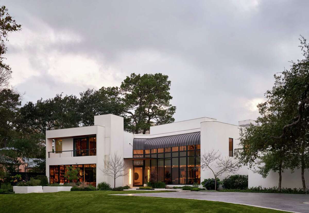 Renovation saves modern River Oaks home that others gave up on