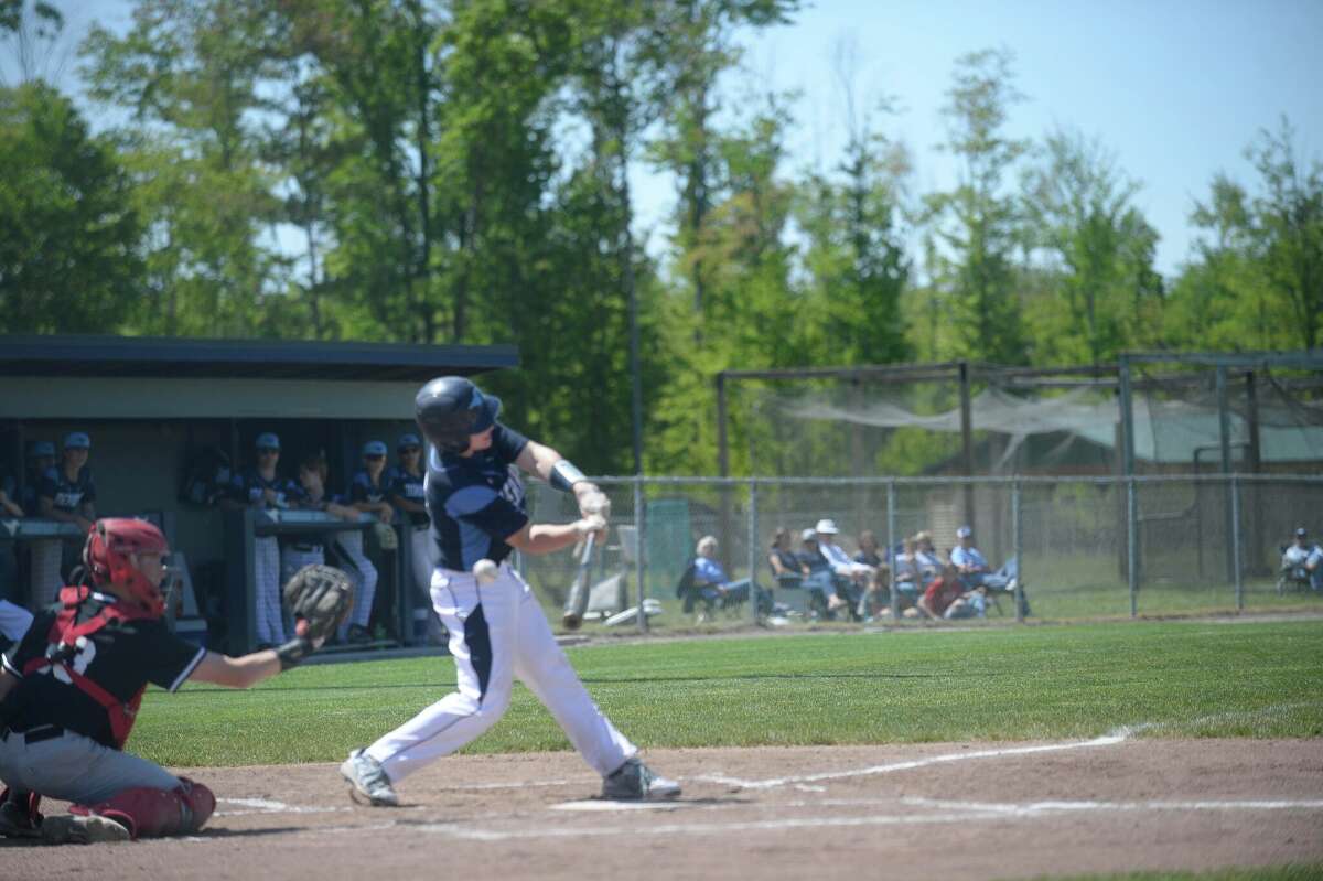 Love-ly outing: Beaverton frosh shuts down Mustangs