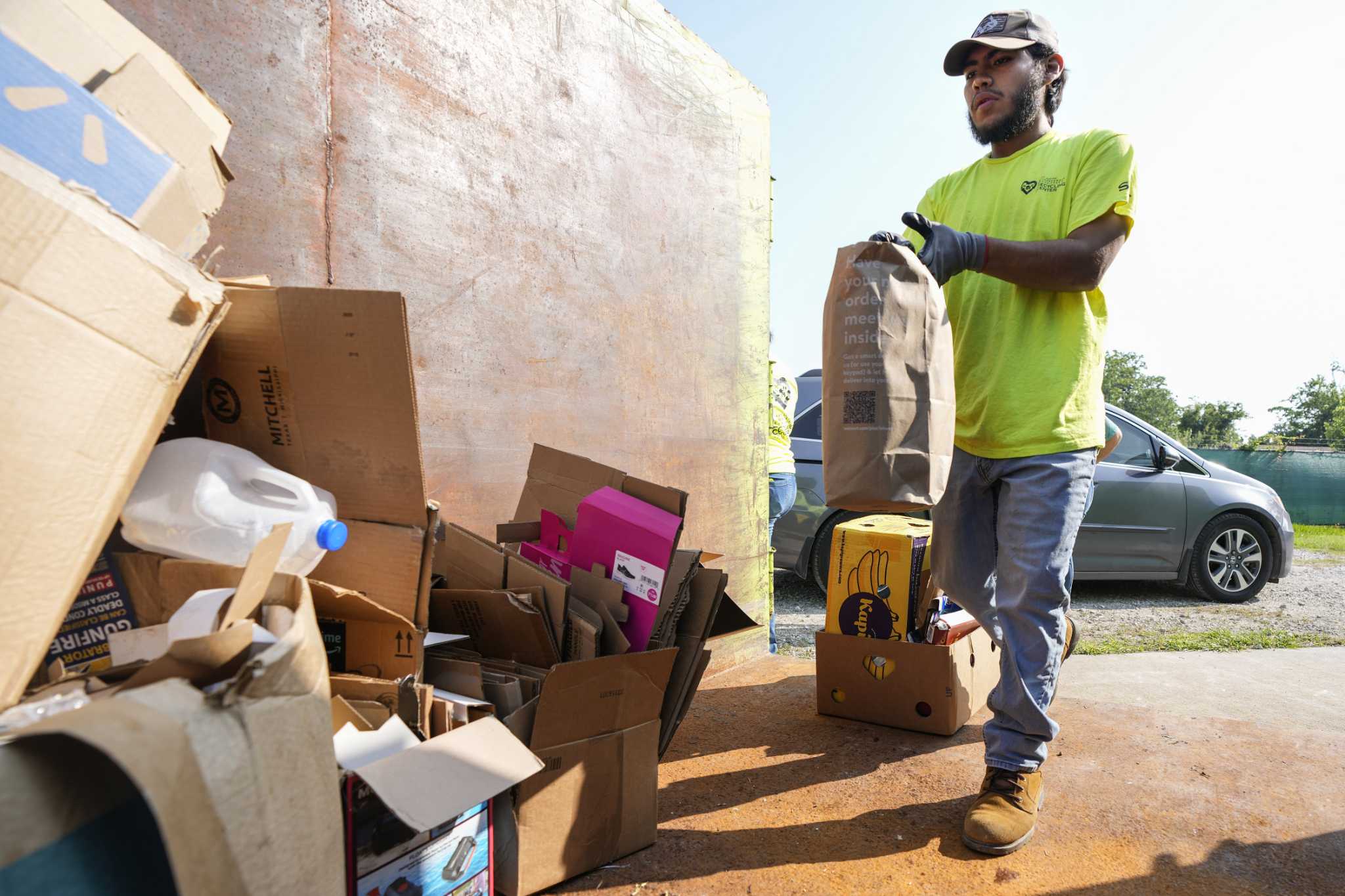 East Aldine residents fight illegal dumping with recycling center