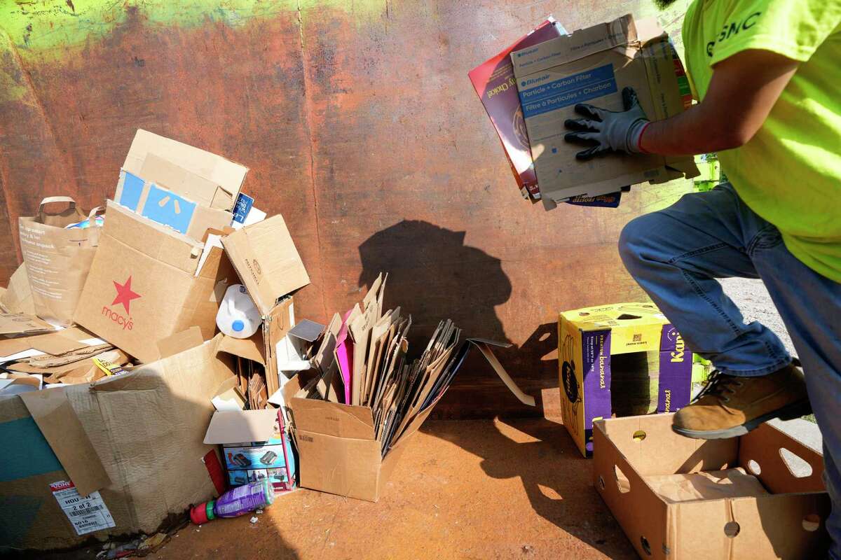 East Aldine residents fight illegal dumping with recycling center