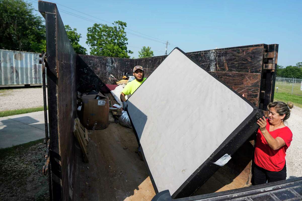 East Aldine residents fight illegal dumping with recycling center