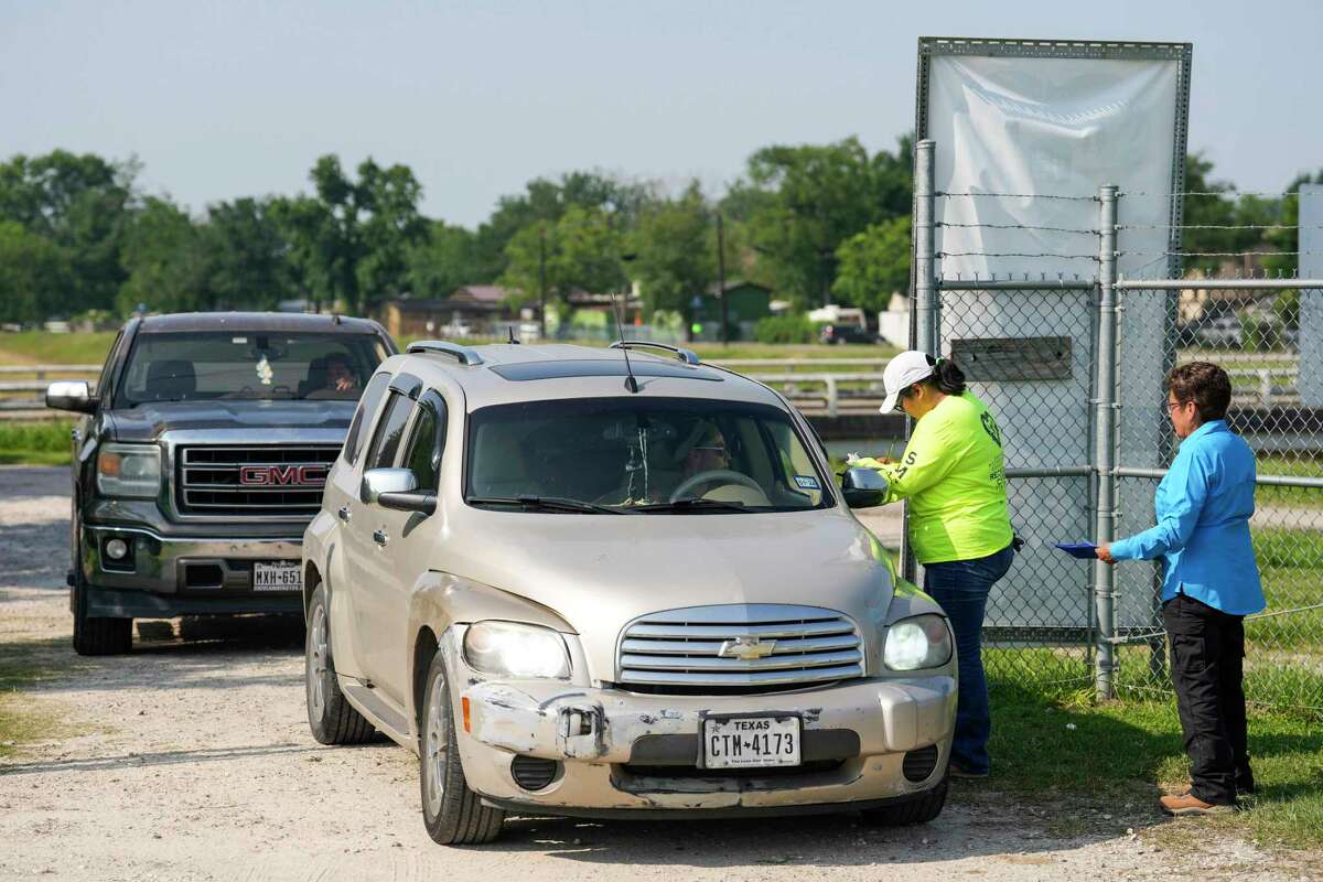 East Aldine residents fight illegal dumping with recycling center