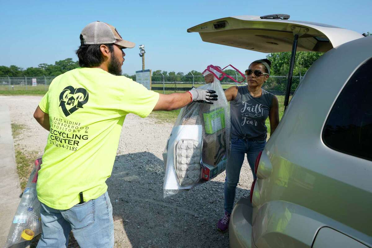 East Aldine residents fight illegal dumping with recycling center
