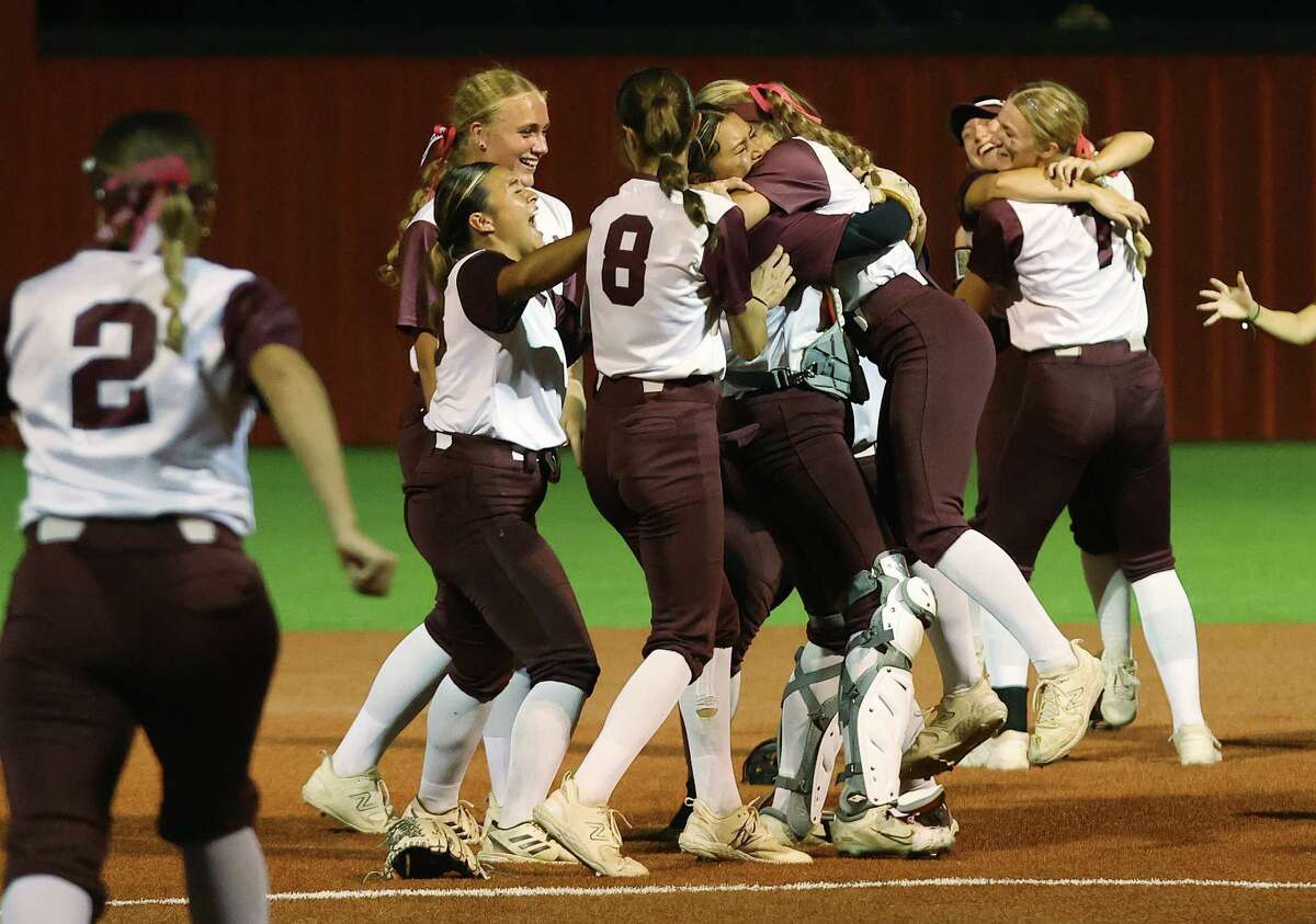 Softball: Calallen ends Boerne’s playoff run in regional final