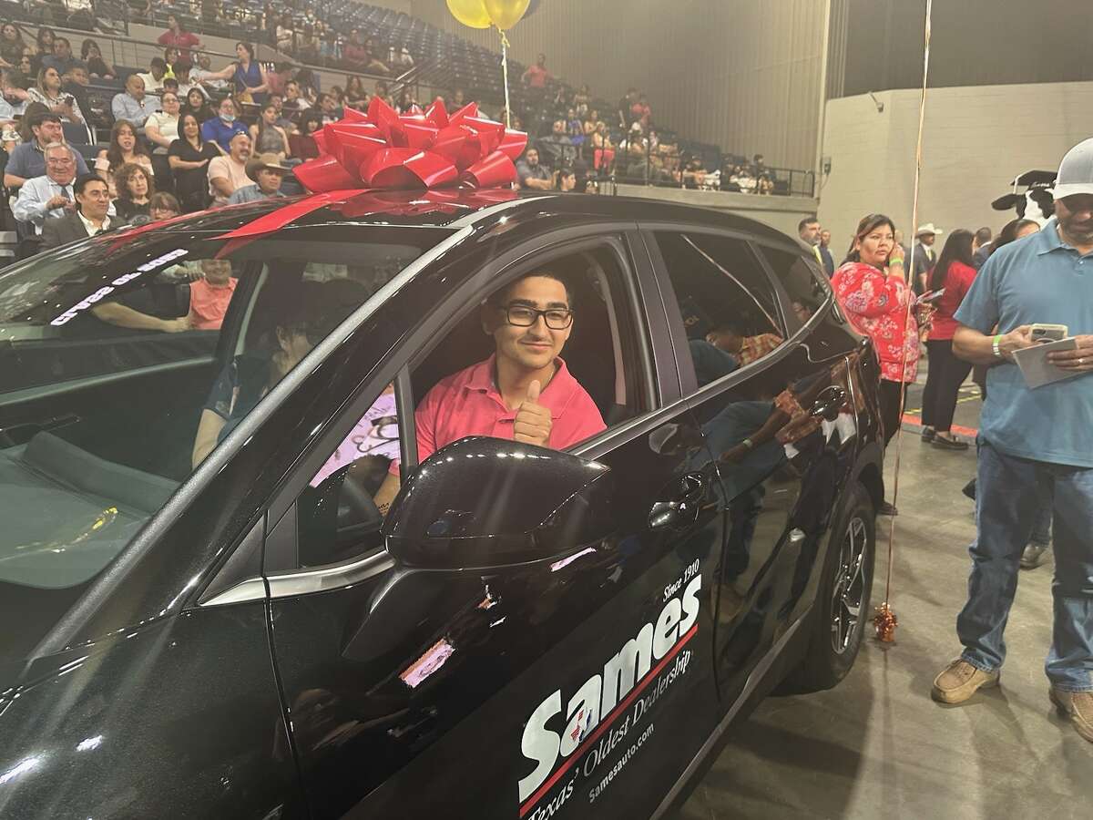 Laredo United South student wins Kia Sportage through Sames program