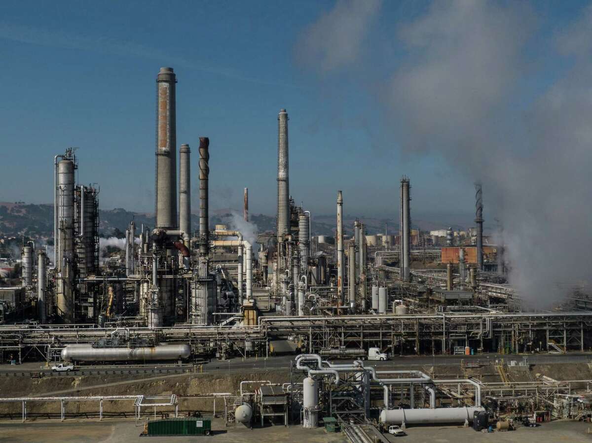 FBI, EPA investigating release of toxic dust from Martinez refinery