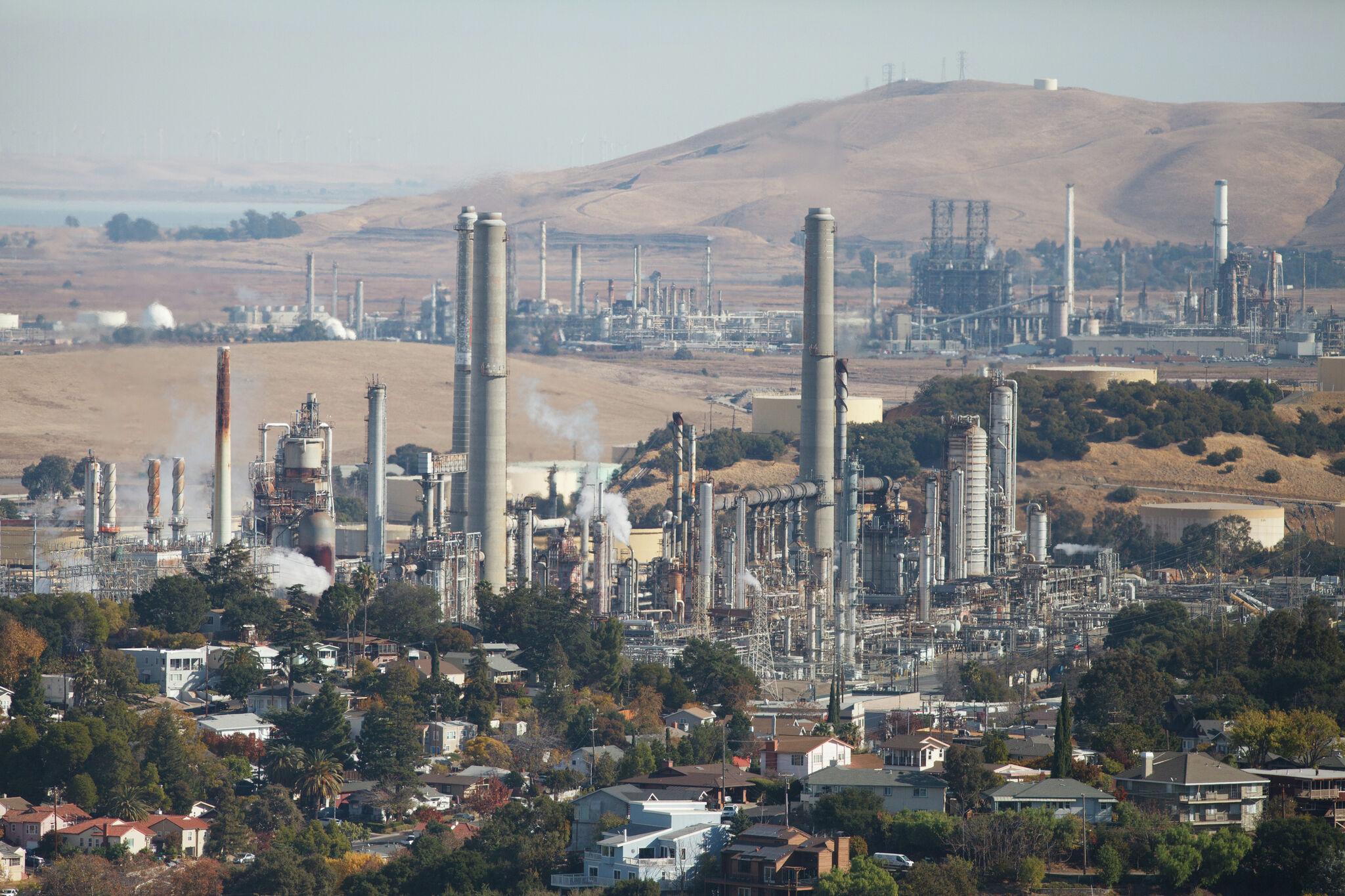 Serious probe into dust that rained down from Bay Area refinery