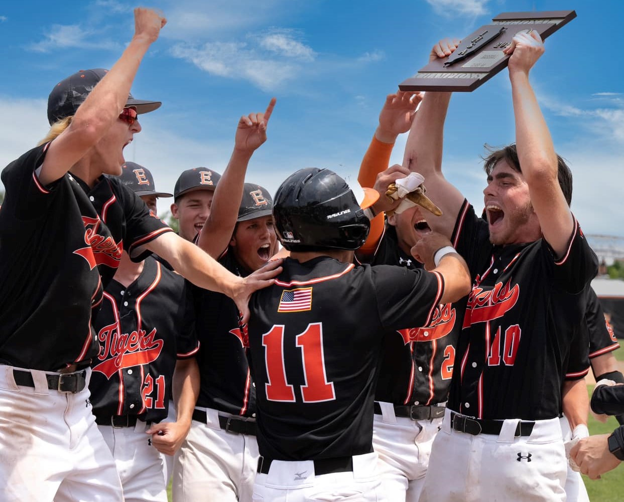 Edwardsville walks away with regional championship