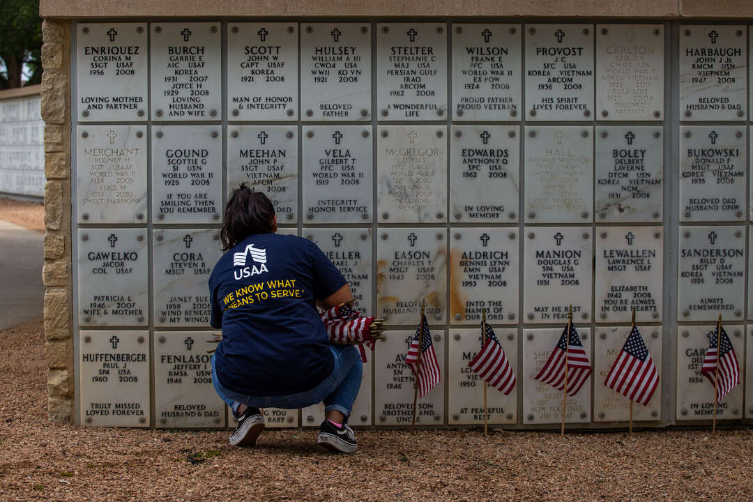 'A way to honor them': At Fort Sam, volunteers plant flags on thousand