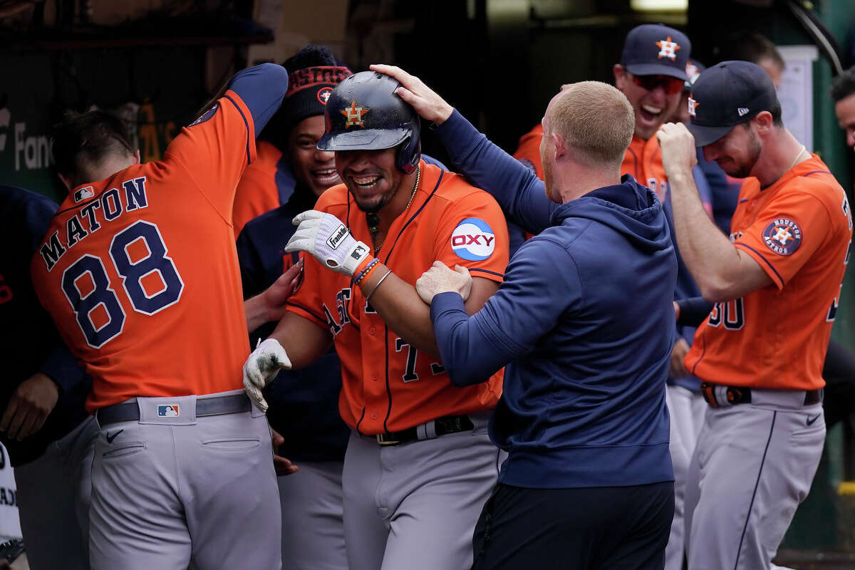 Houston Astros hit 7 home runs to sweep Oakland Athletics