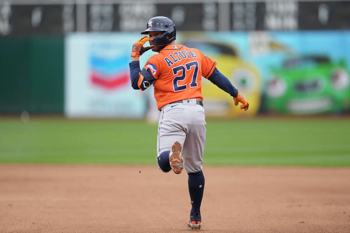 Houston Astros hit 7 home runs to sweep Oakland Athletics