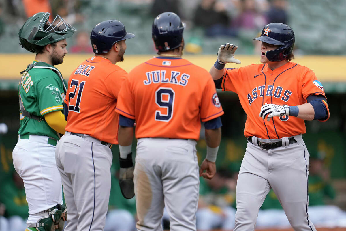 Houston Astros hit 7 home runs to sweep Oakland Athletics