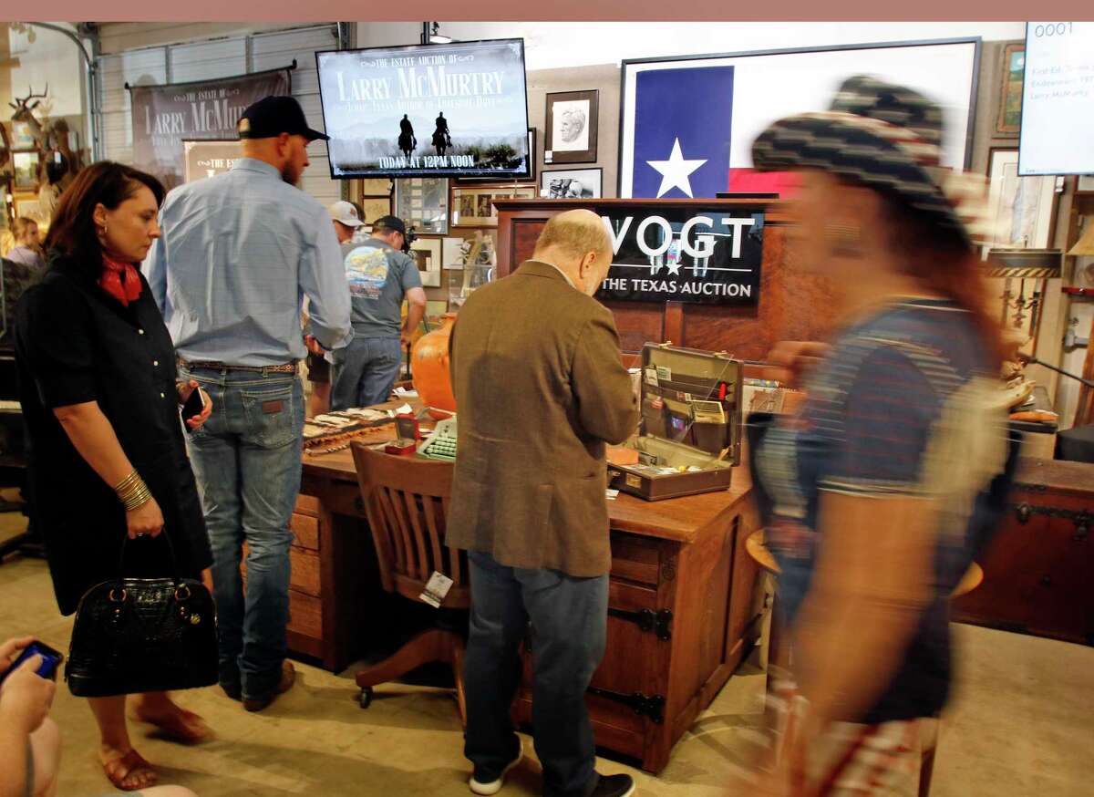 Larry McMurtry estate auction attracts fans seeking pieces of history