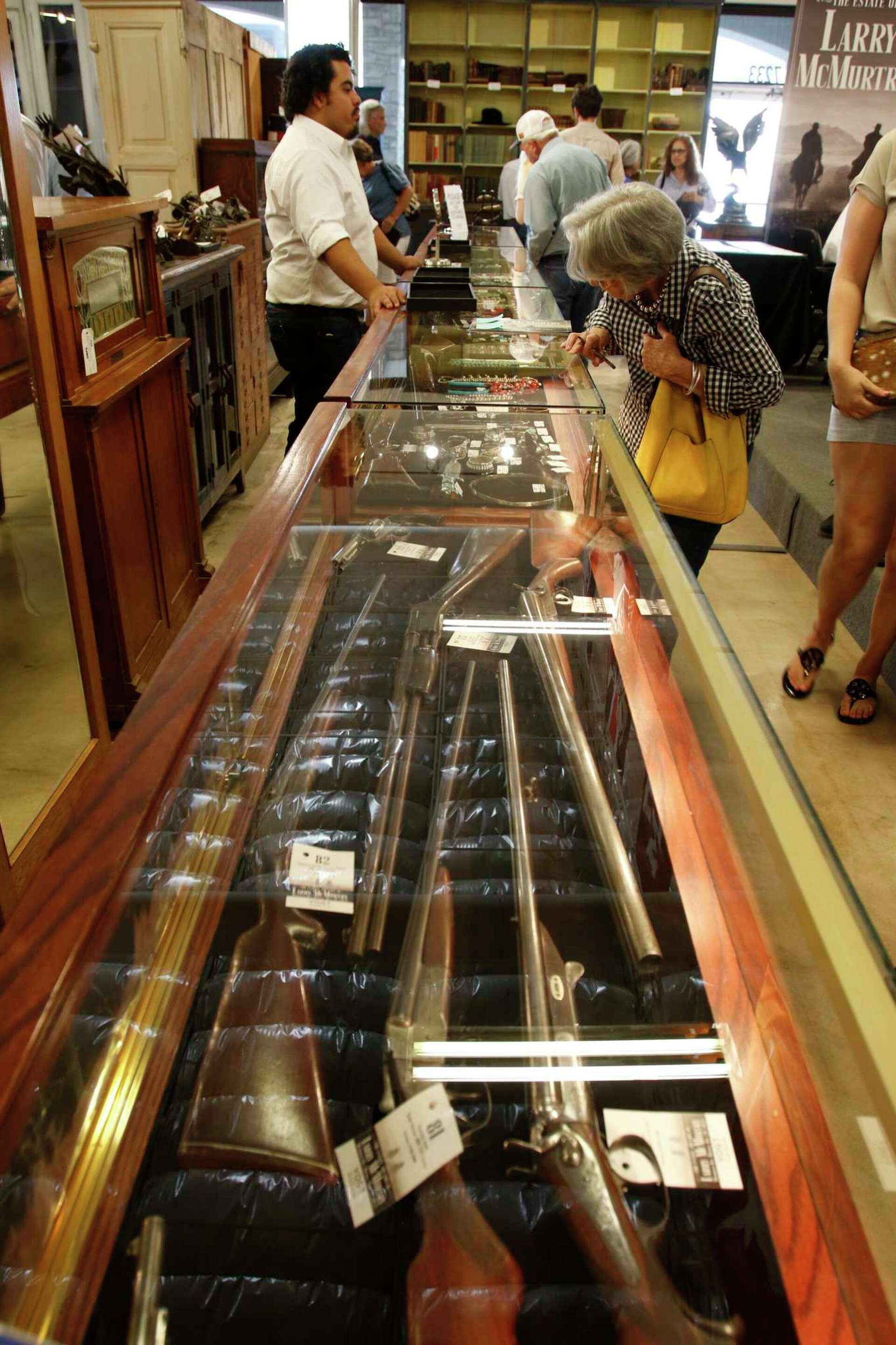 Larry McMurtry estate auction attracts fans seeking pieces of history