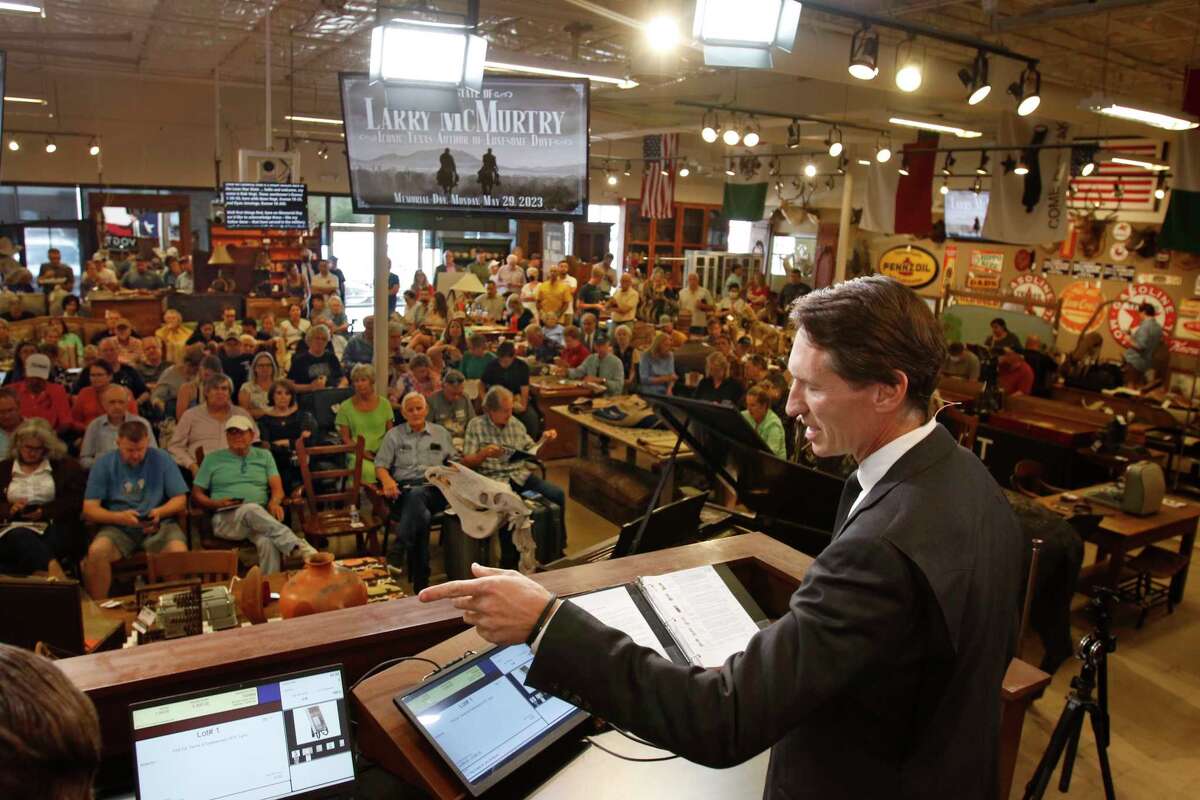 Larry McMurtry estate auction attracts fans seeking pieces of history
