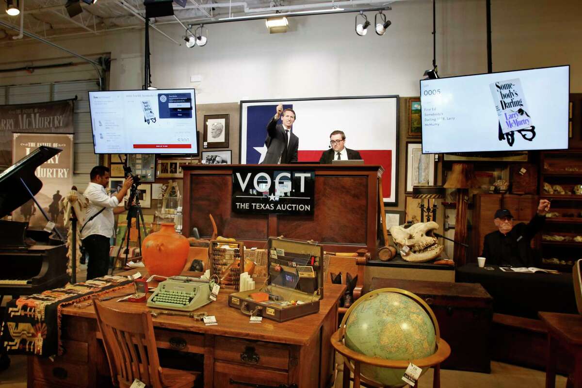 Larry McMurtry estate auction attracts fans seeking pieces of history