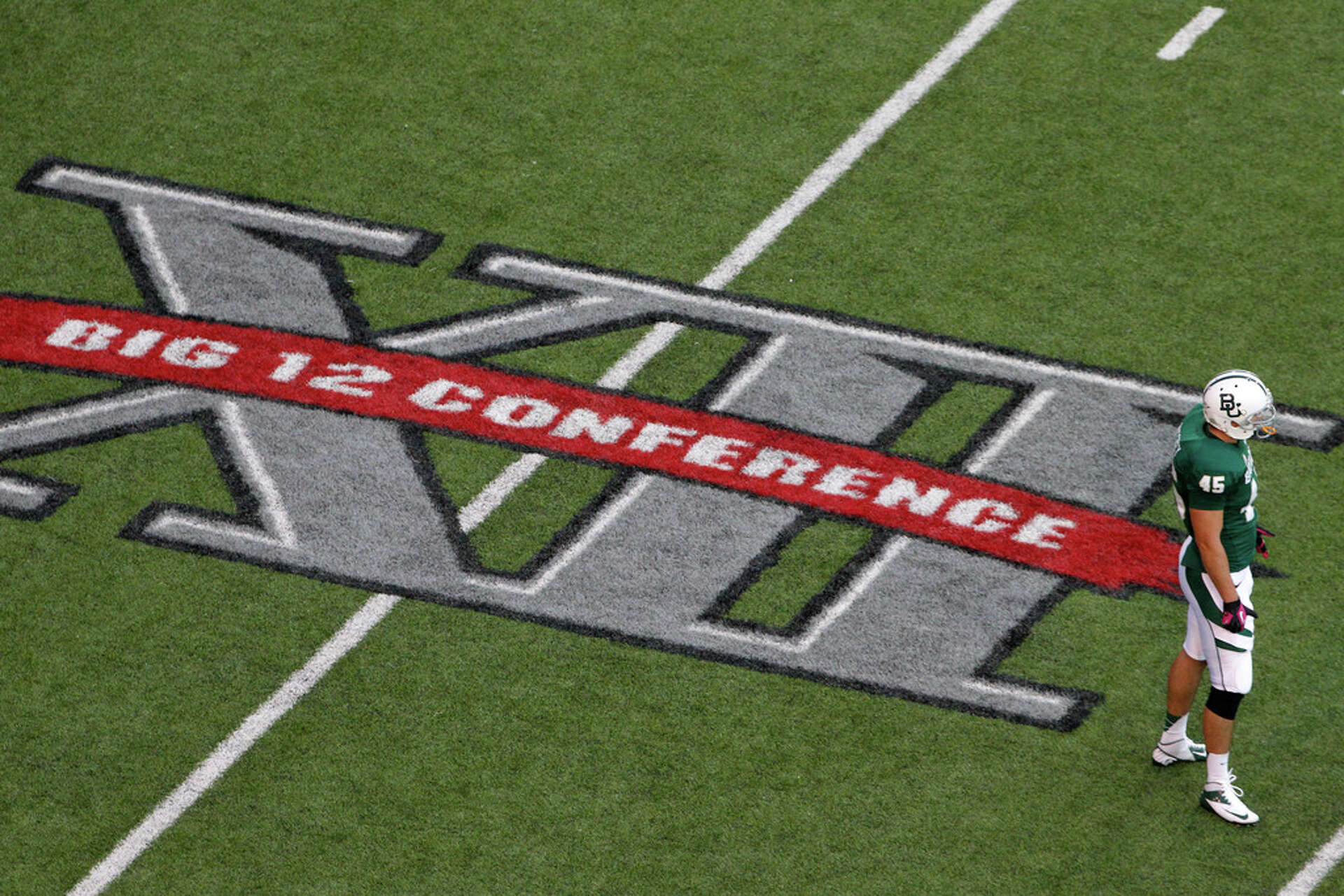 Big 12 leaders to meet to discuss inviting UConn for expansion