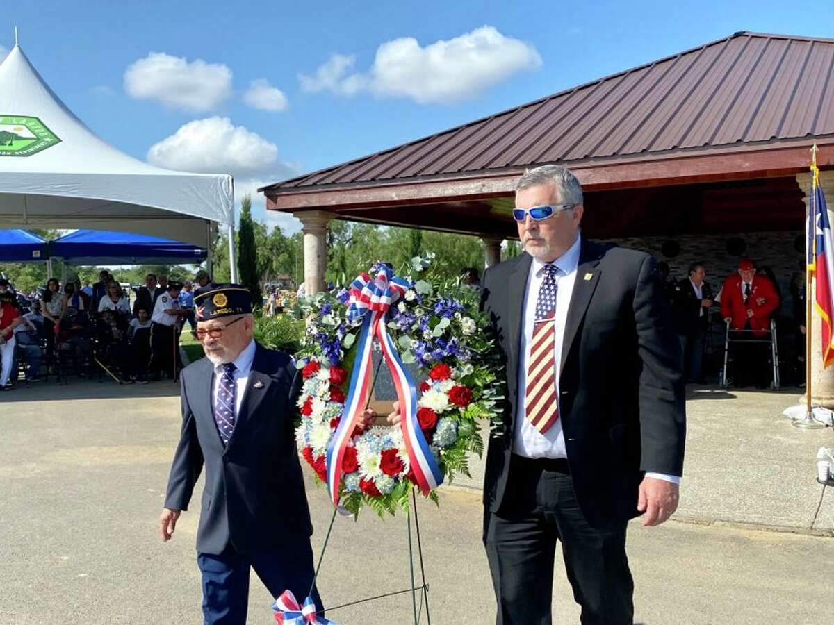 Laredo honors fallen heroes during Memorial Day ceremony at cemetary