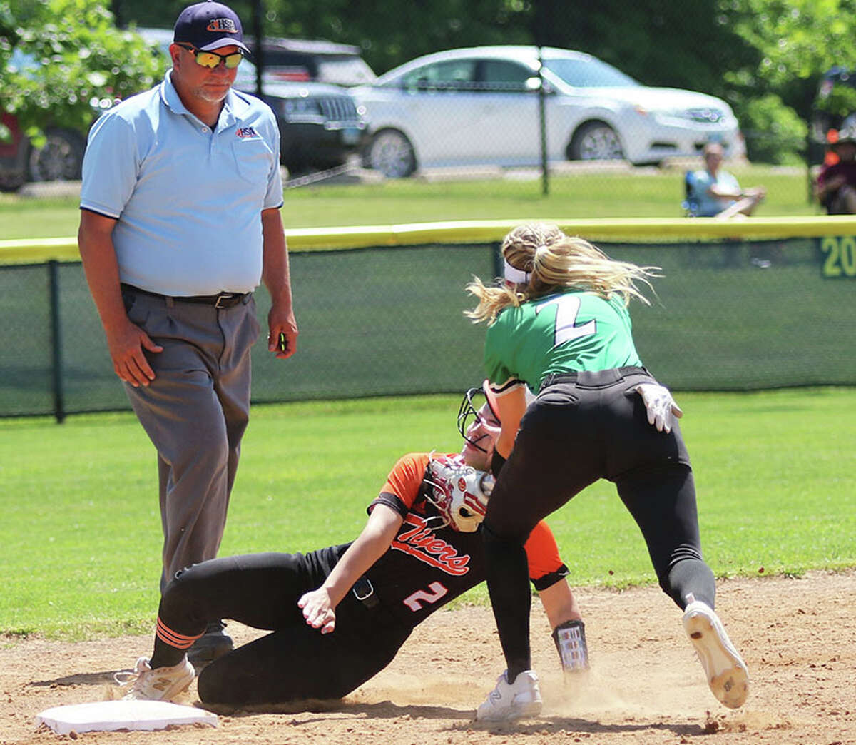 Hawks can't get four, fall to Illini Bluffs in 8 at super