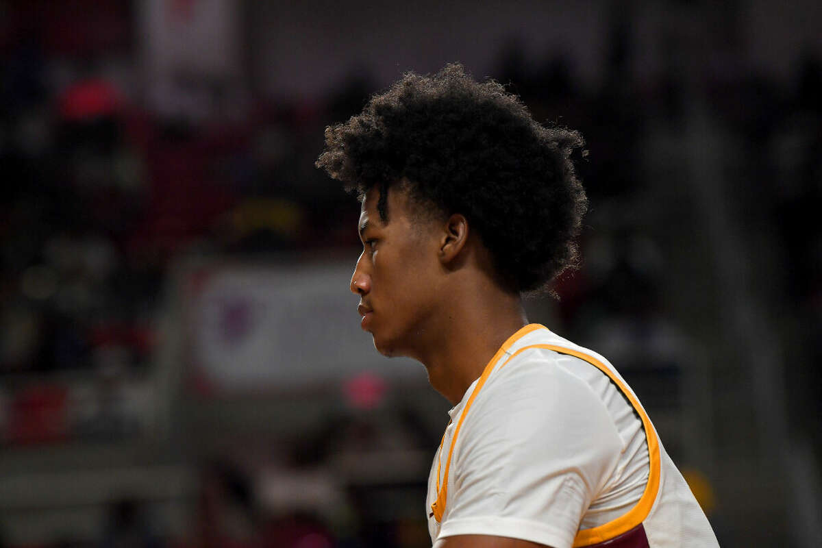 Wesley Yates named Super Gold Boys Basketball Player of the Year