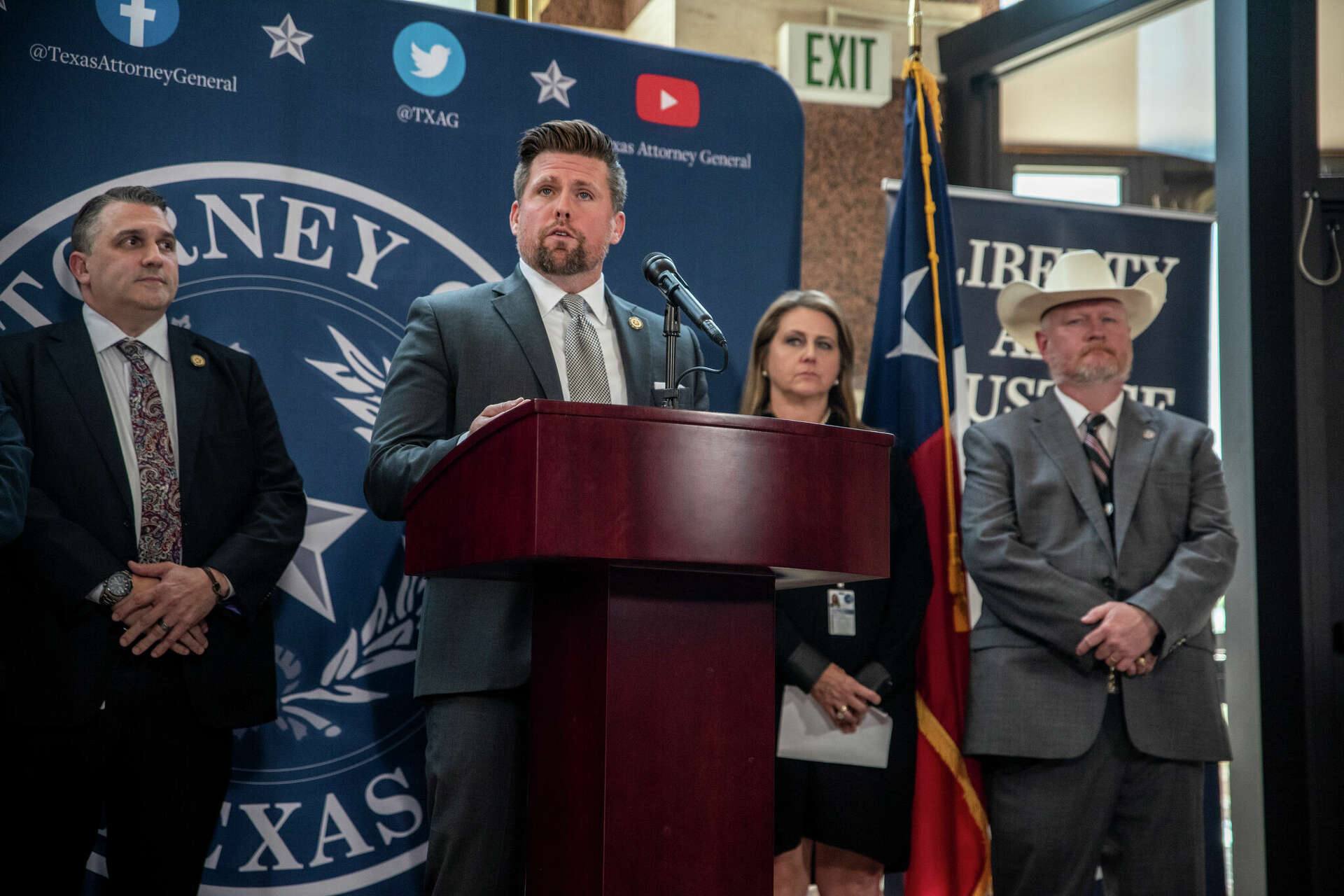 Texas Supreme Court tosses misconduct suit against top Paxton aide