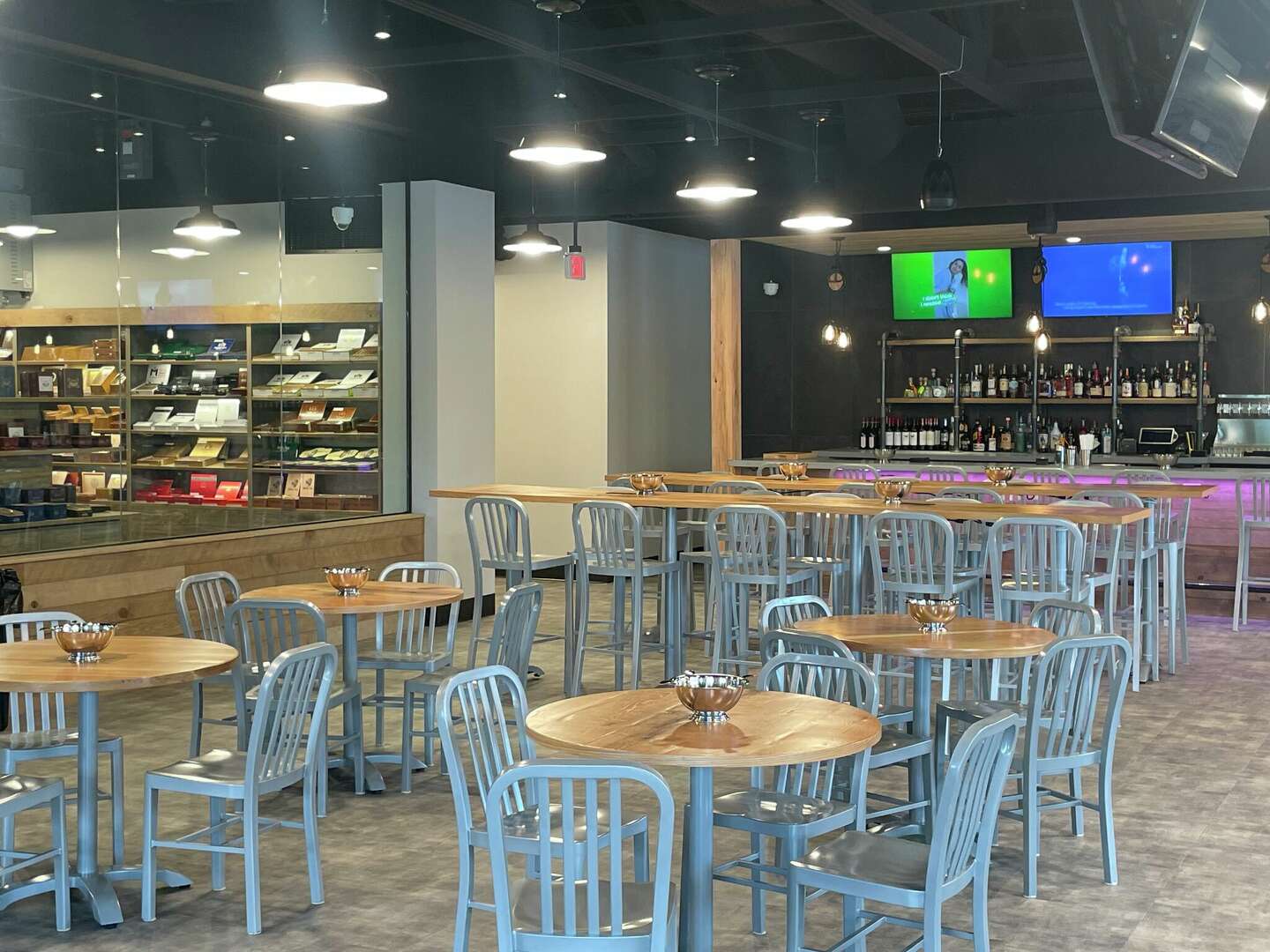 Katy's Cigars International opens with cigar shop, bar, indoor smoking