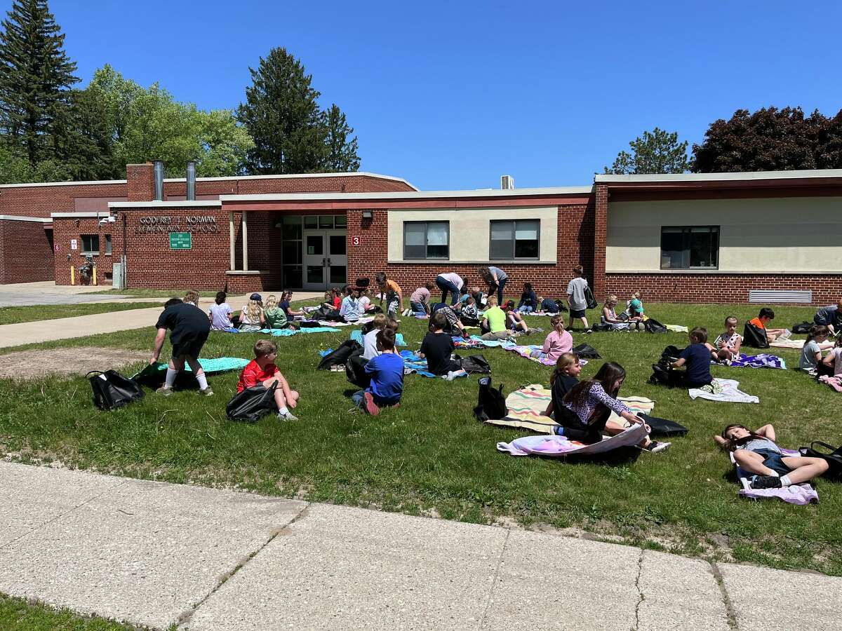 Reed City Middle School’s ‘Books for Kids’ program centers literacy