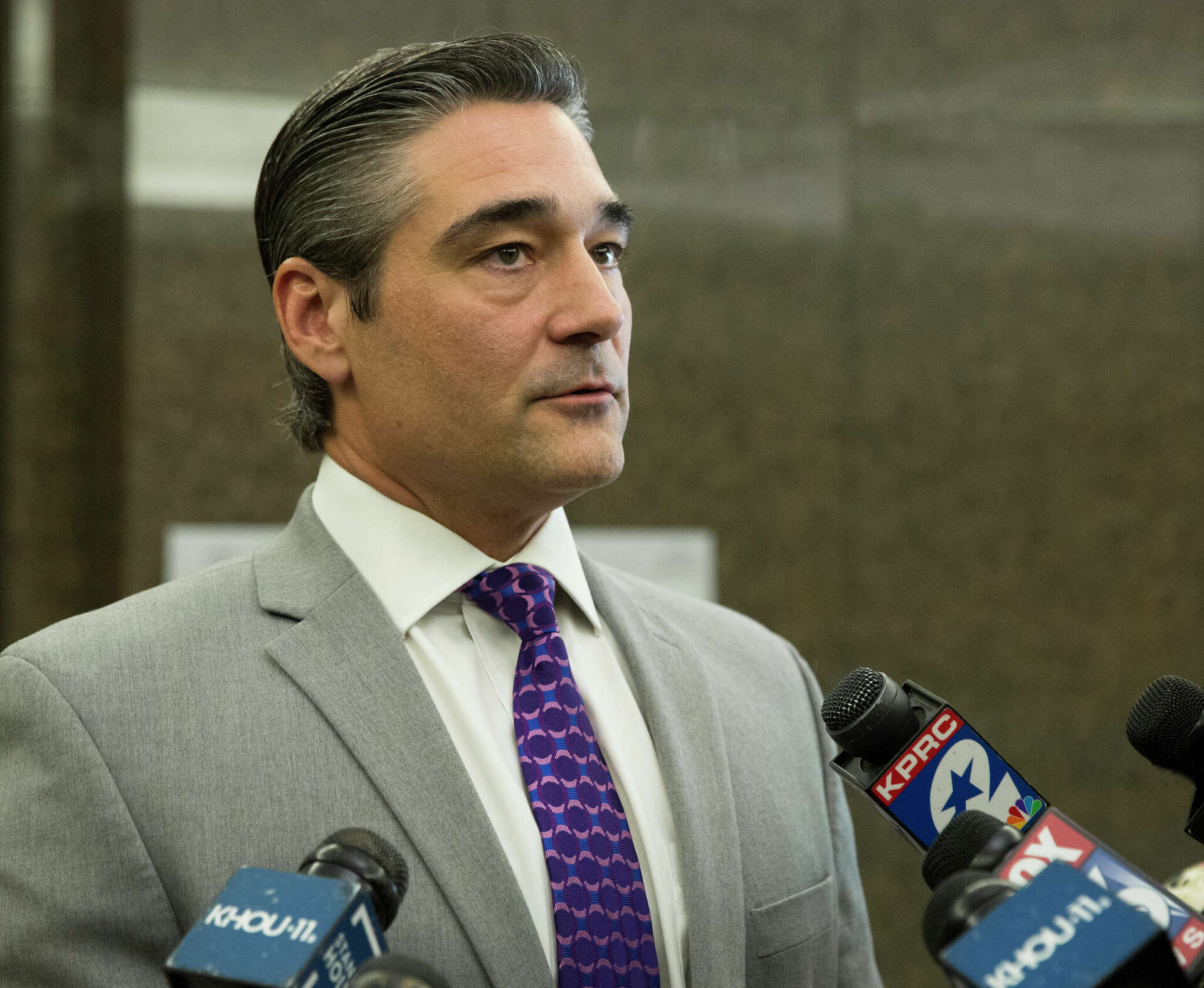 Former prosecutor announces bid for Harris County DA