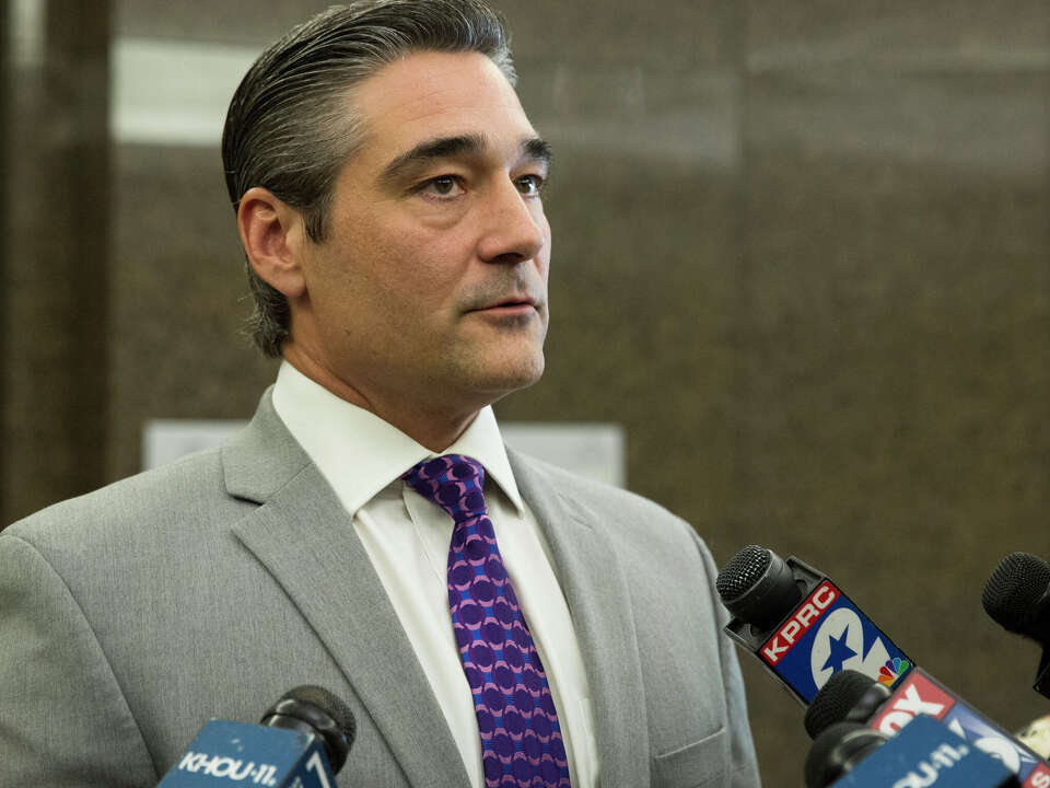 Former prosecutor announces bid for Harris County DA