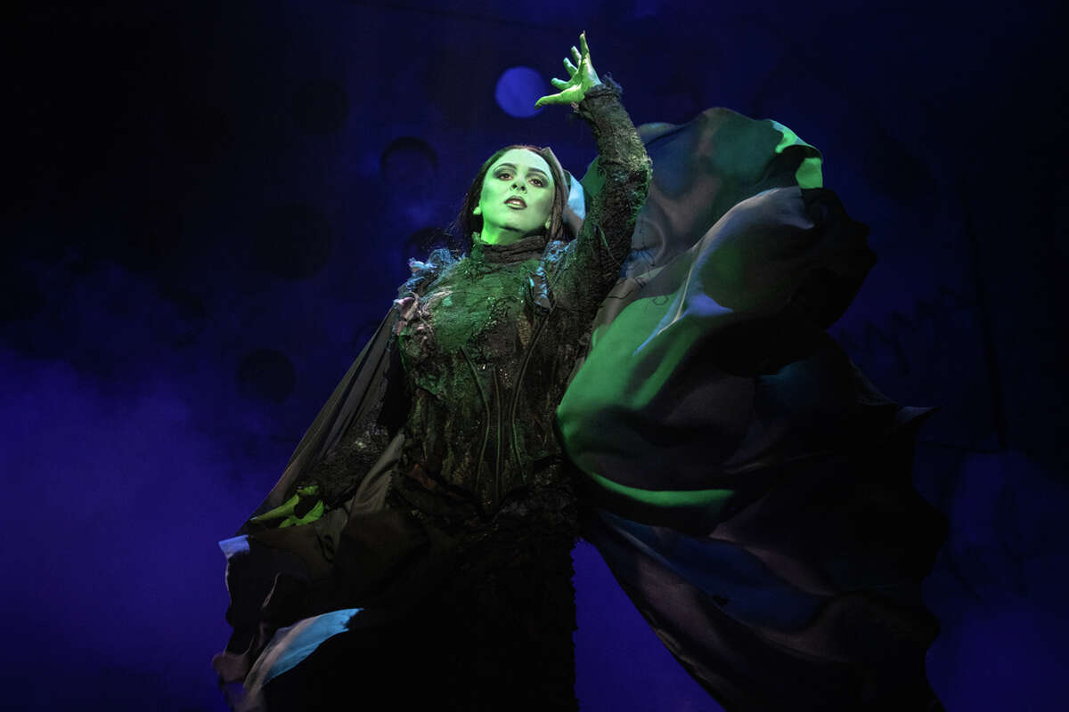 'Wicked' musical comes to Houston with new Elphaba, Glinda leads