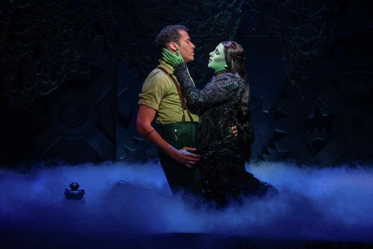 'Wicked' musical comes to Houston with new Elphaba, Glinda leads