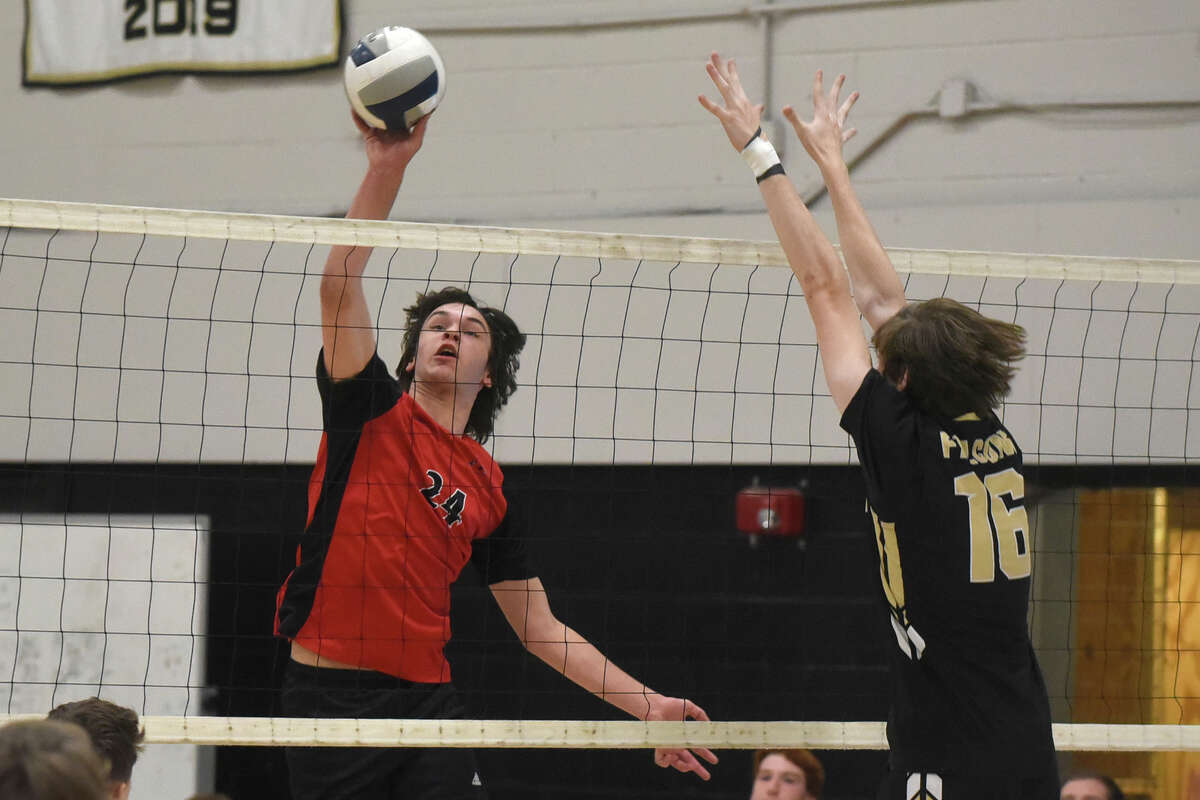 Pomperaug upsets Barlow to win first SWC boys volleyball title
