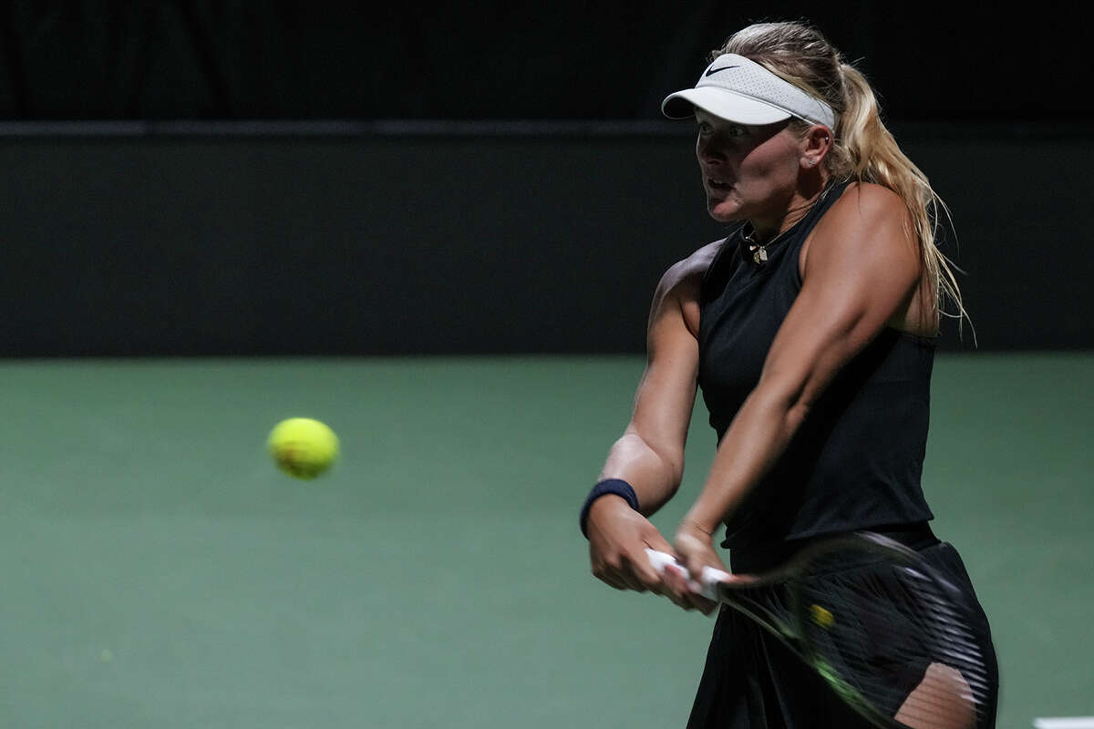 Ex-Texas tennis star Peyton Stearns recovering from parasite