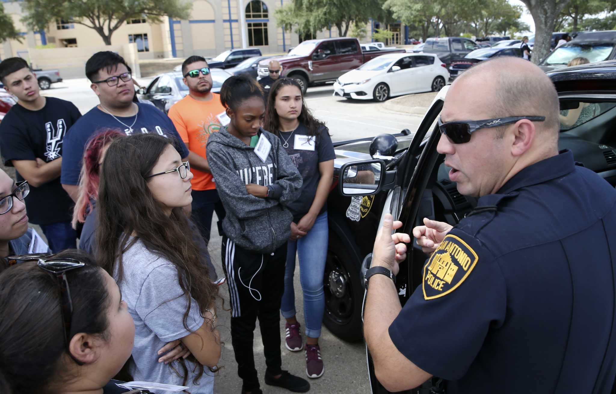 Program to teach San Antonio students how to talk to cops