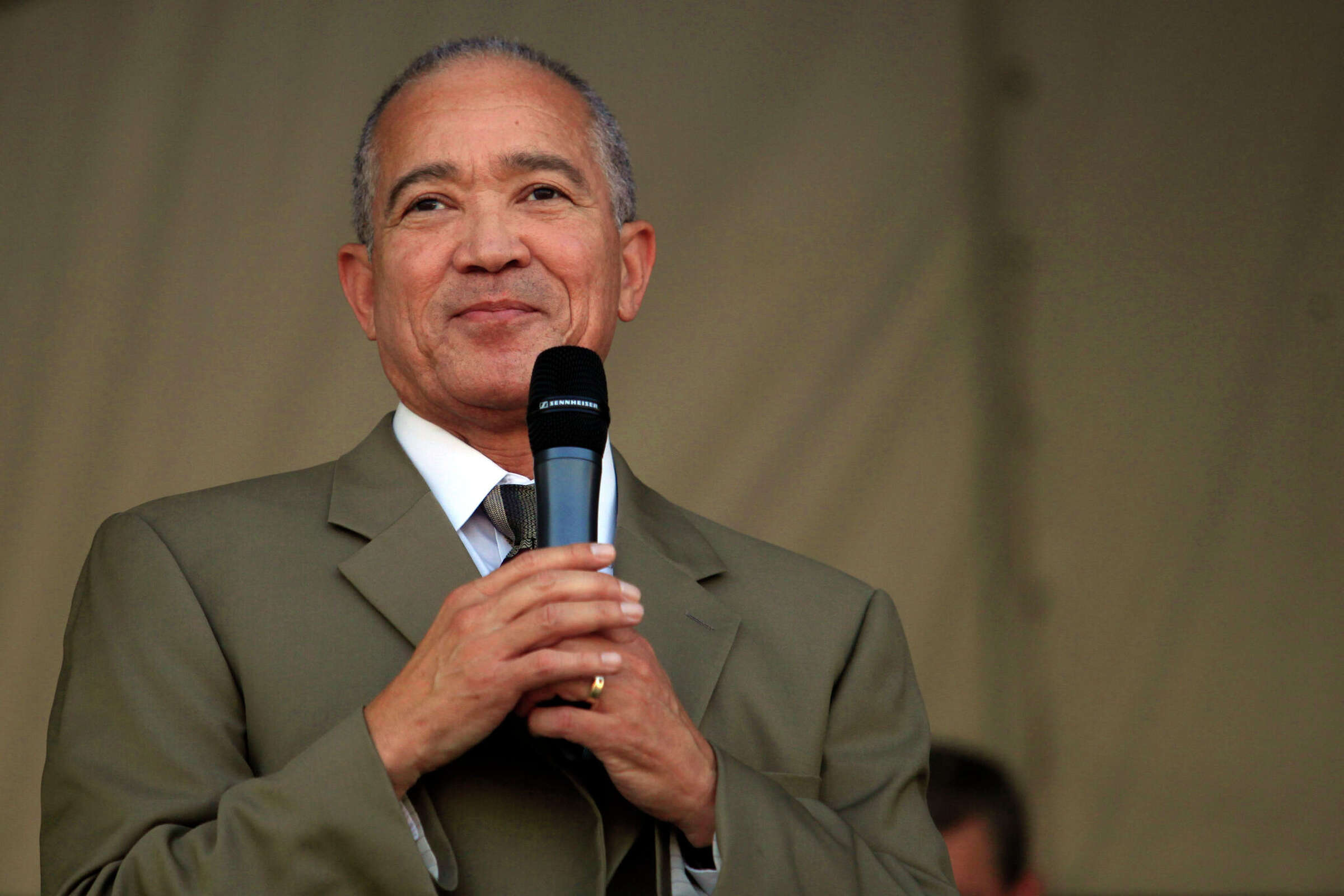 Mike Miles named new Houston ISD superintendent as takeover starts