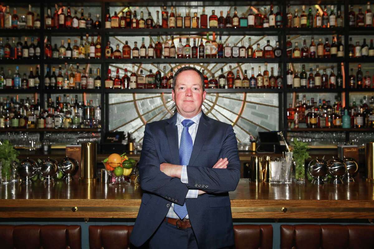 A tale of 2 downtown businesses, one shuttering, one opening