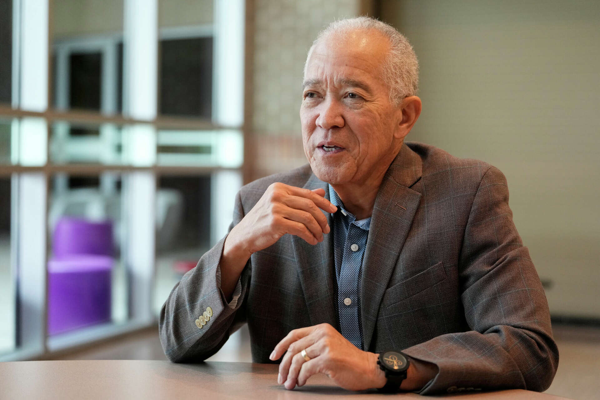 HISD: Mike Miles unveils reform plan requiring some staff to reapply
