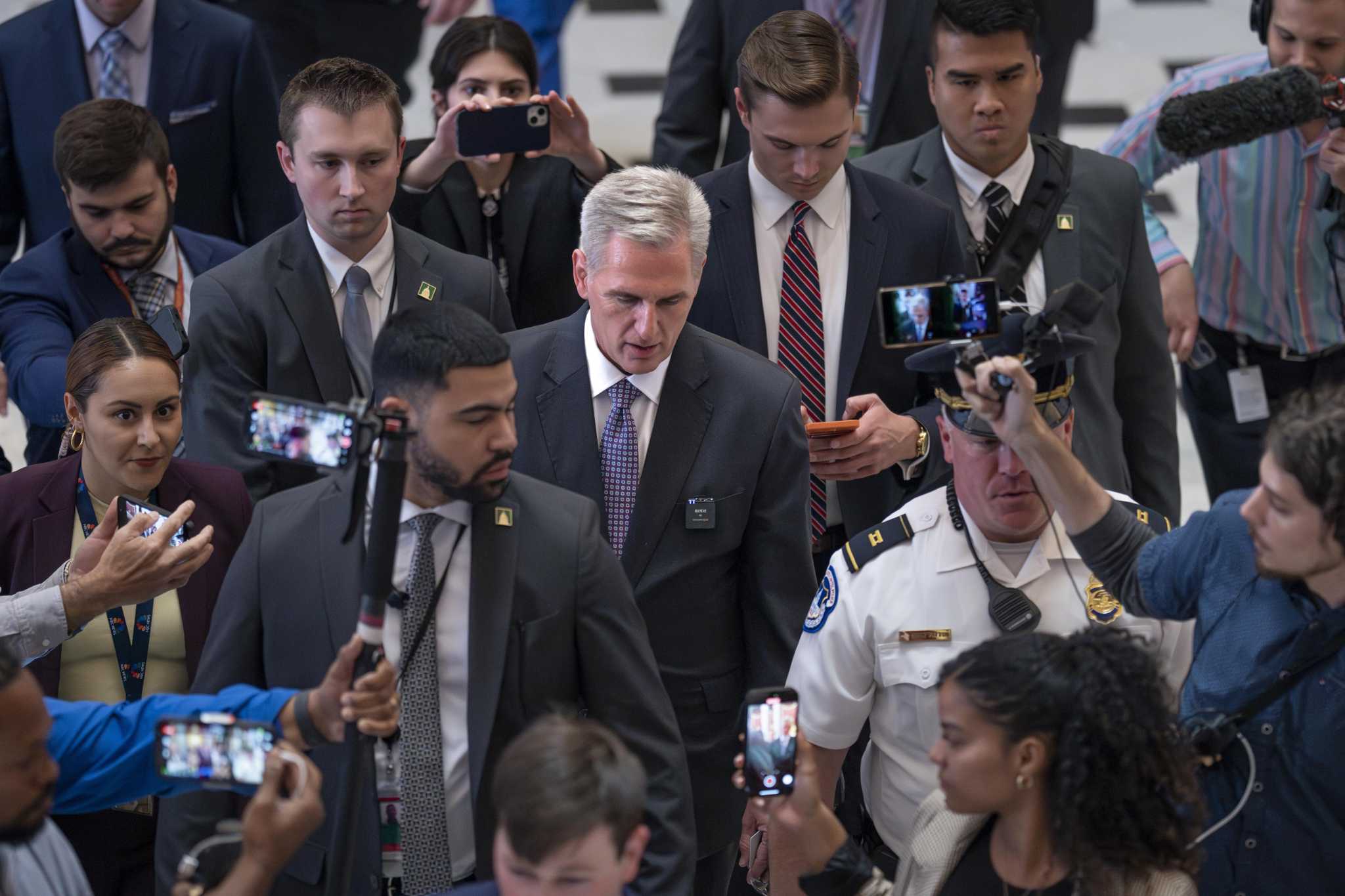 Texas leaders react to vote on removing McCarthy as speaker