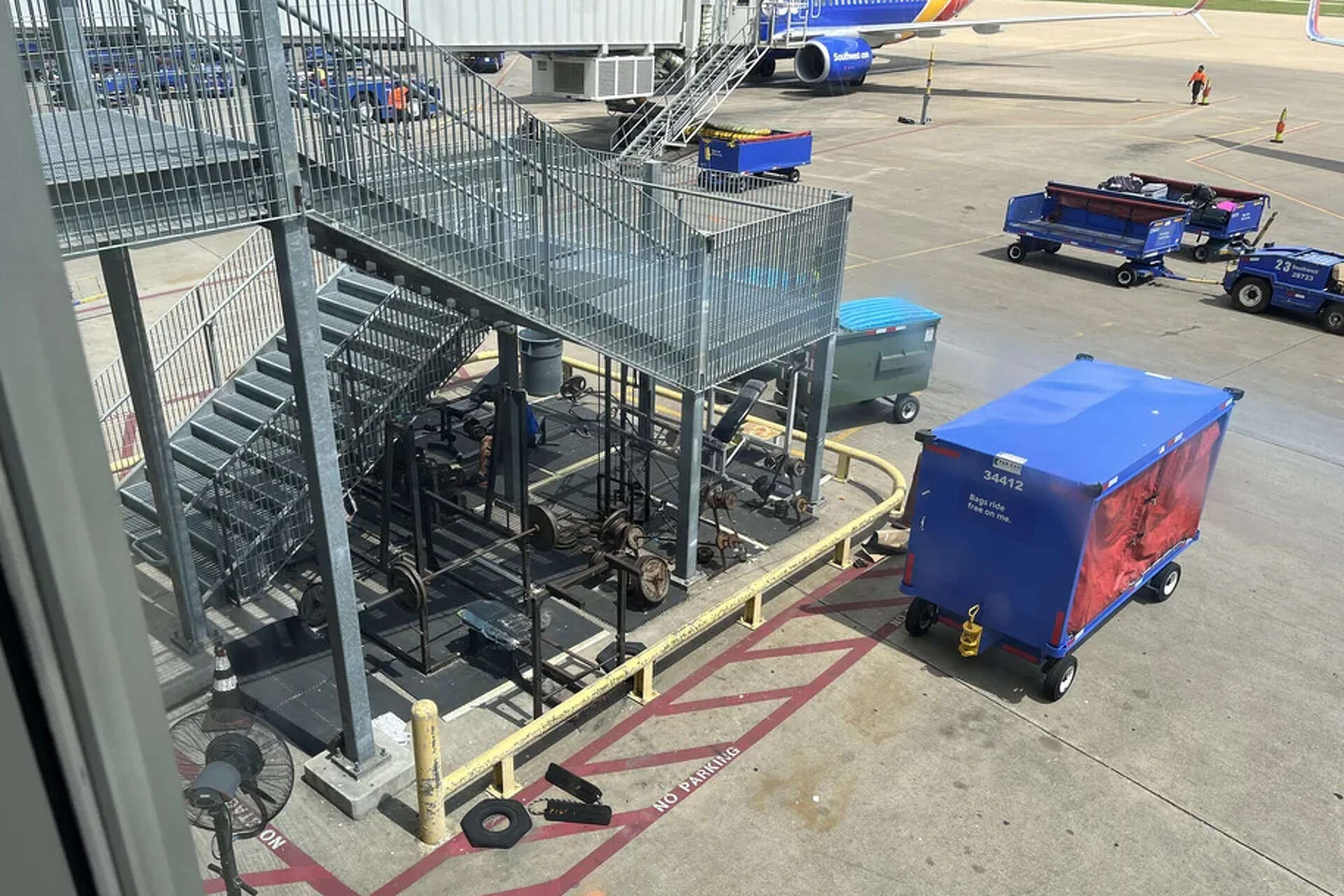 Austin residents amazed by outdoor gym on airport tarmac