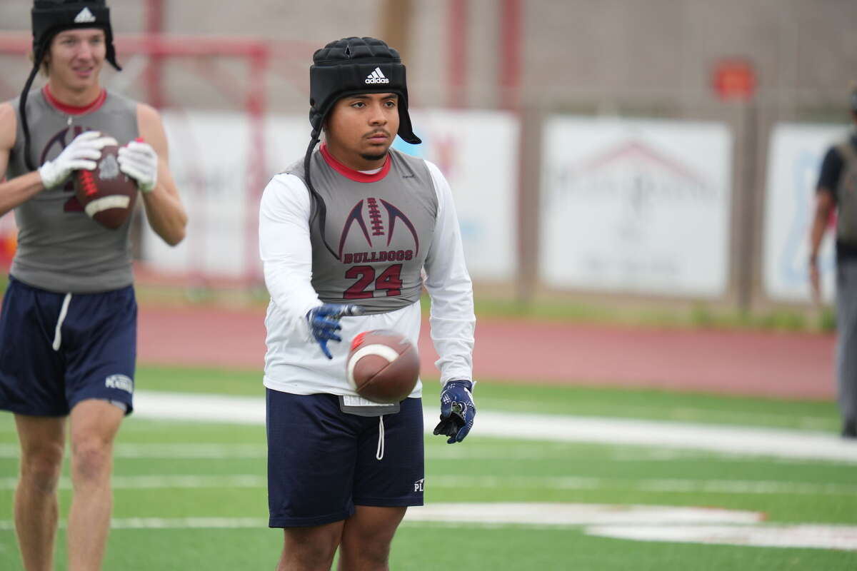 PHOTO GALLERY: Plainview football competes in 7 on 7