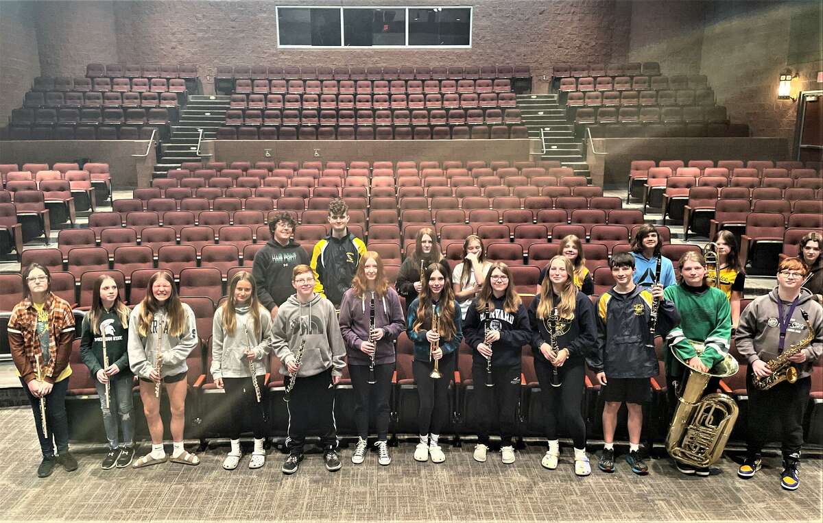 Manistee High School seniors wear crowns for spring concert