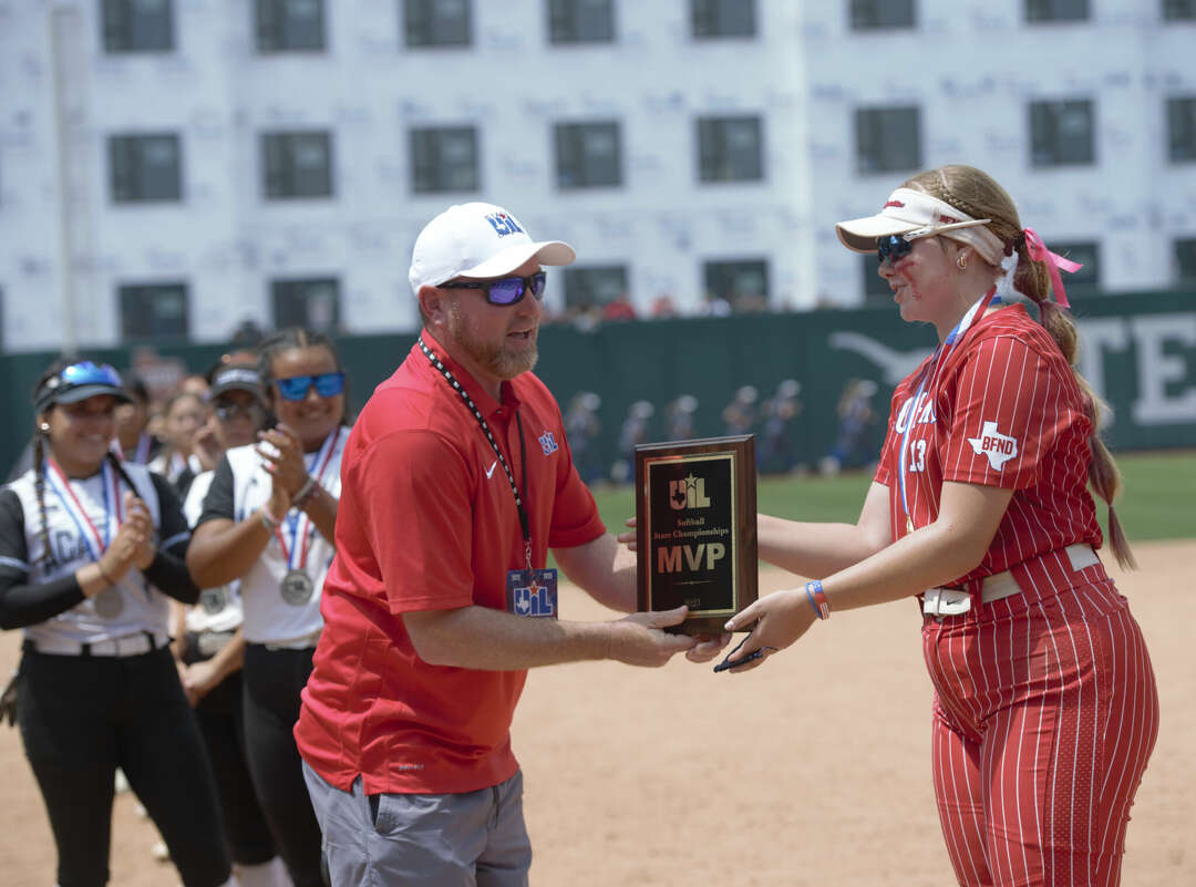 Coahoma softball state champ Wells commits to Texas