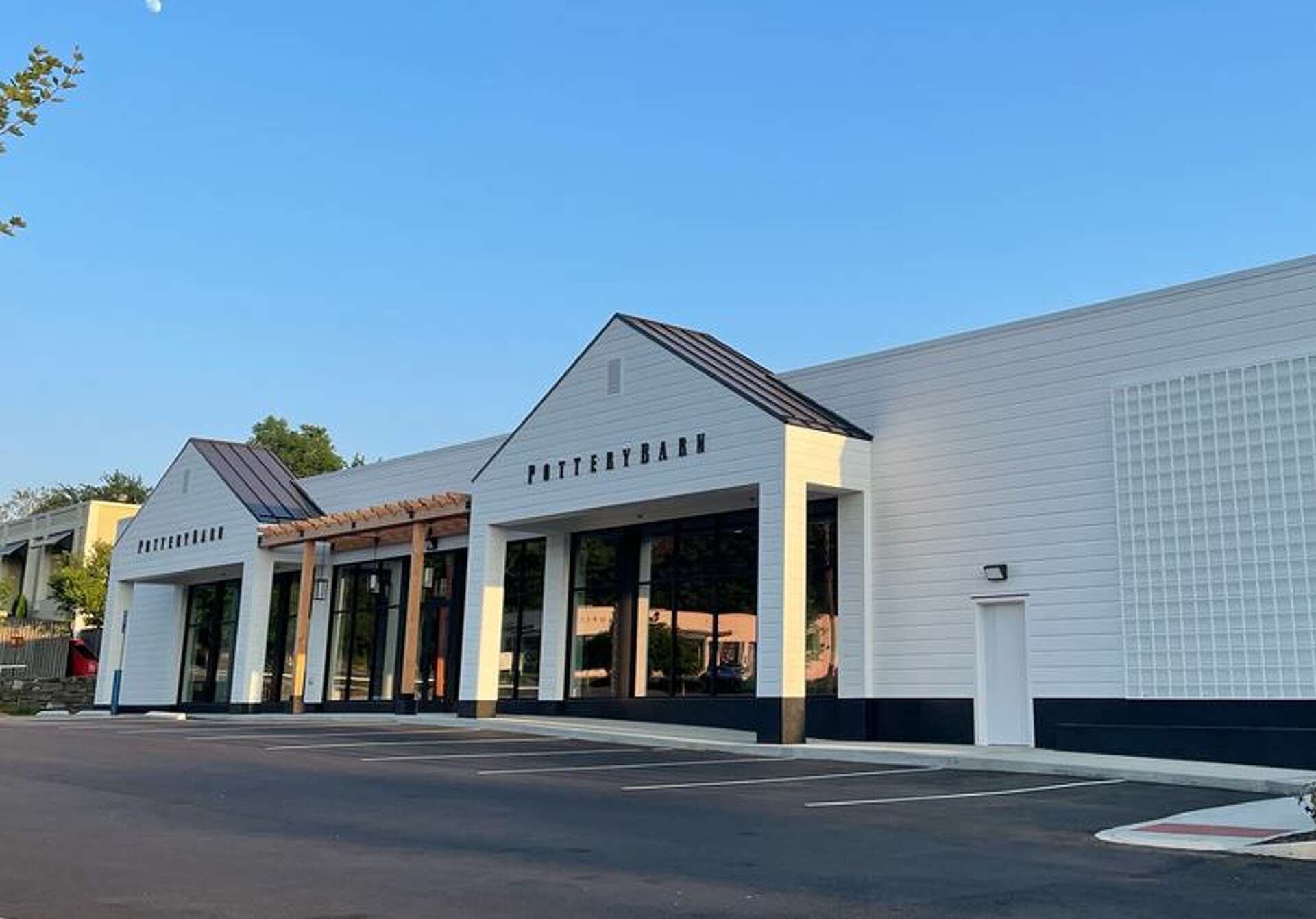 Pottery Barn closes store in CT, will open new store in same town