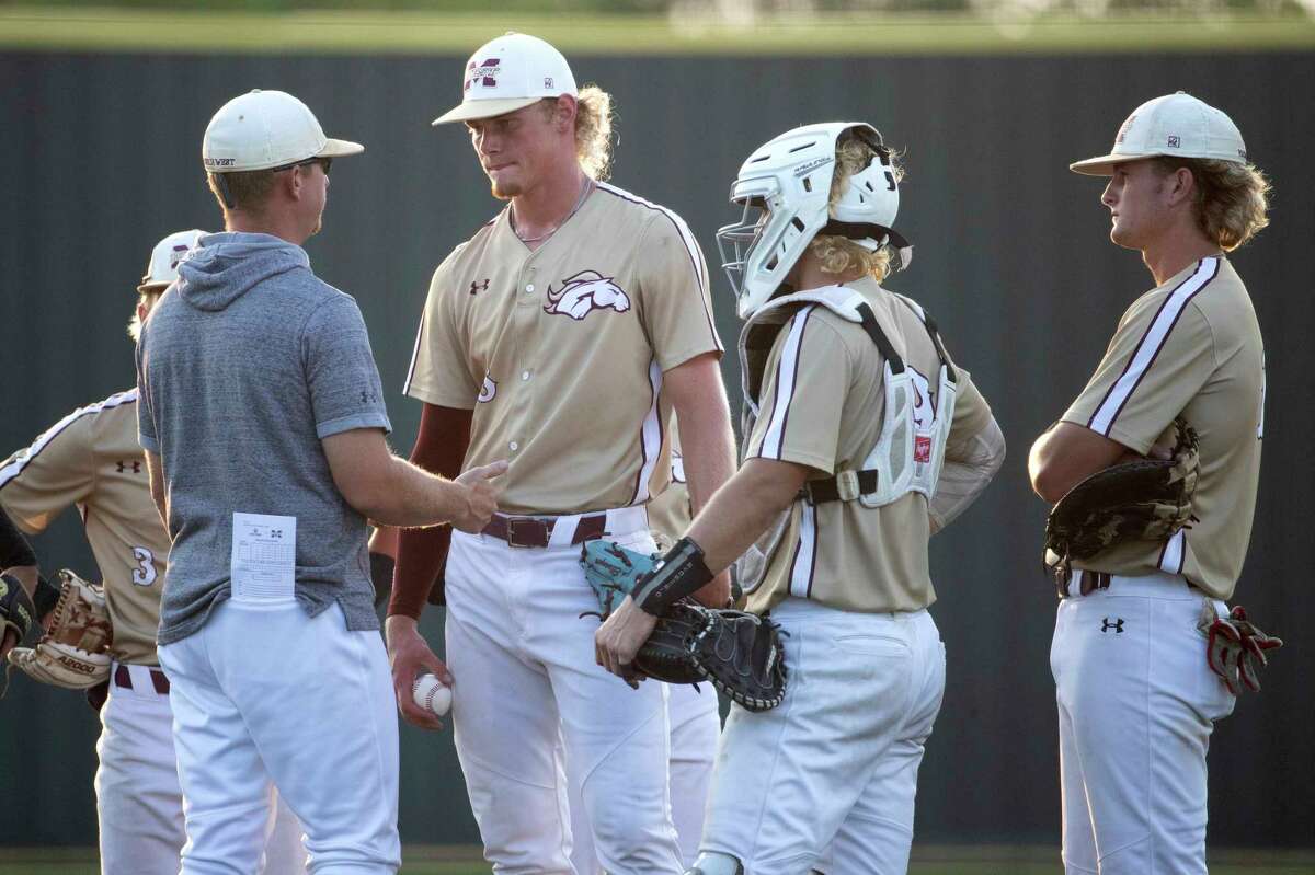 Big second inning helps Lake Creek to Game 1 win over Magnolia West