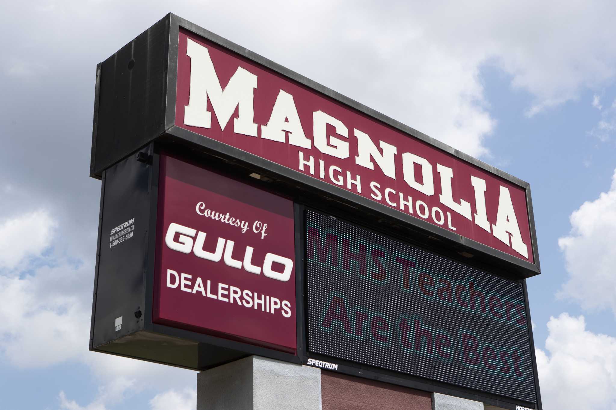Magnolia High alum to replace longtime school board member
