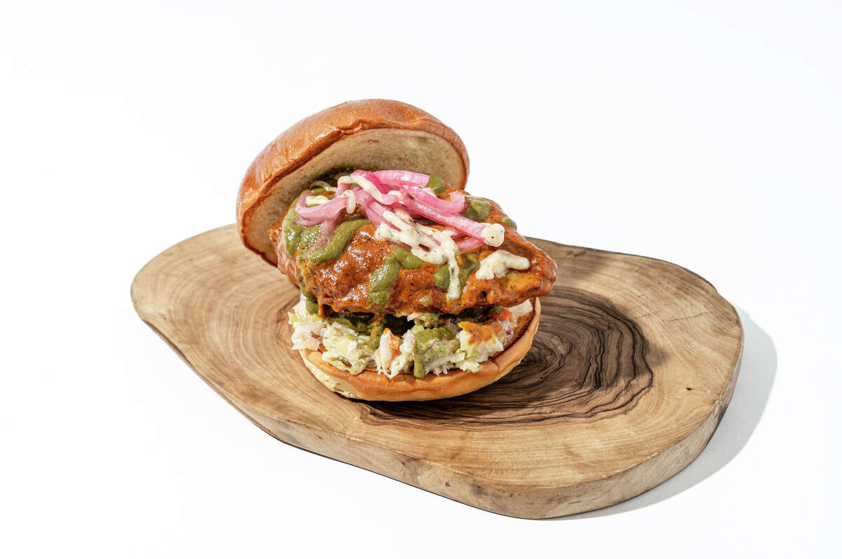 Indian fried chicken restaurant Hot Murga opens in New Haven