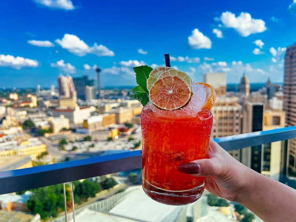 Best rooftops bars in San Antonio for views, friends, dates