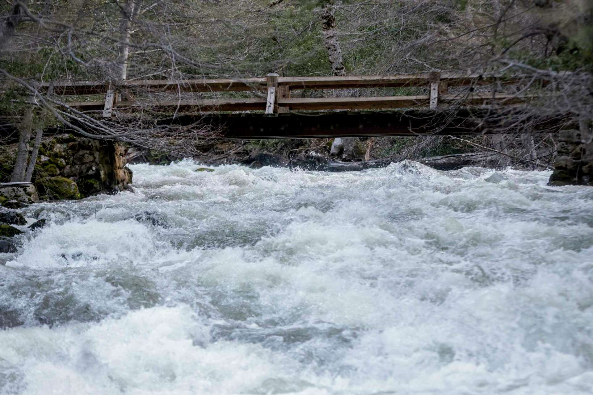 Map shows where John Muir Trail is impassable due to damaged bridges