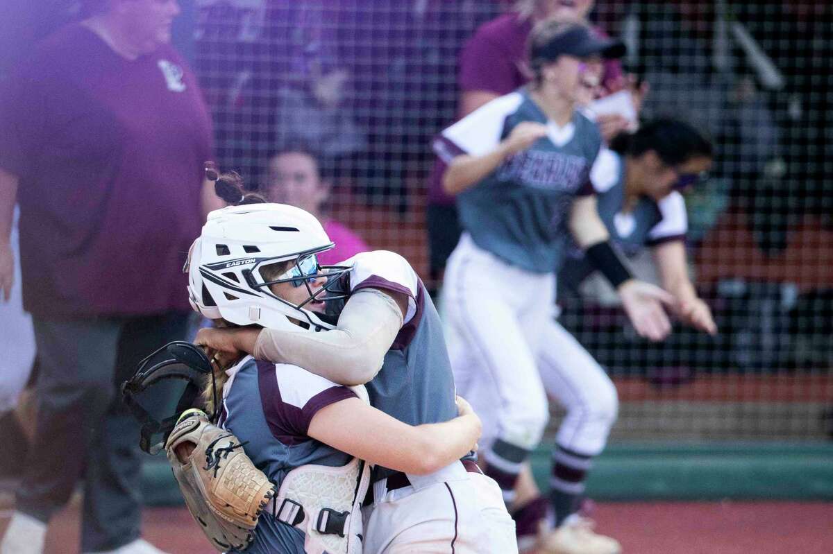 Pearland Oilers softball advances to state championship game