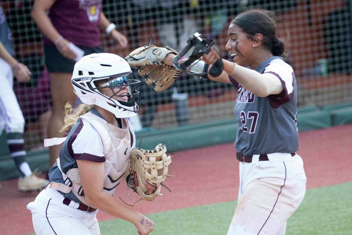 Pearland Oilers softball advances to state championship game